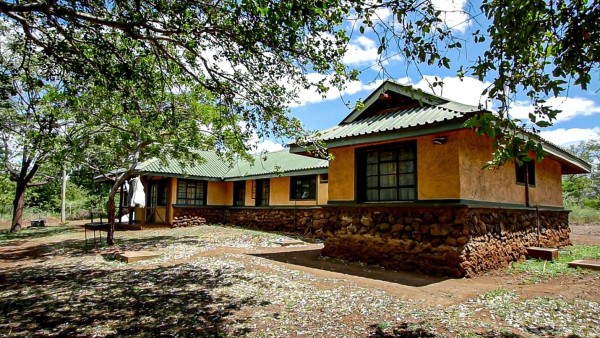 MERU NATIONAL PARK - Mbugani Homes